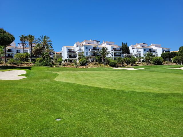 Pine Cliffs - Golf Portugal • Pin High