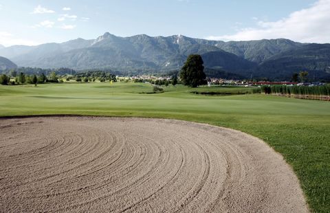 Schloss Finkenstein - Golf Oostenrijk • Pin High