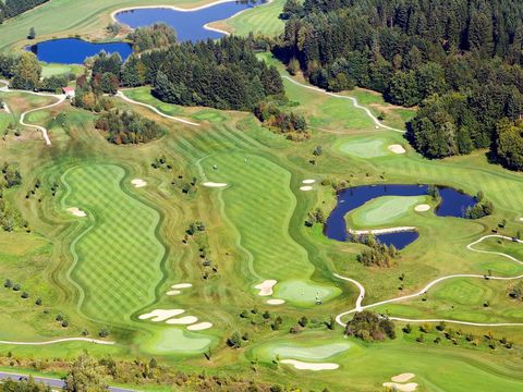 Schloss Finkenstein - Golf Oostenrijk • Pin High